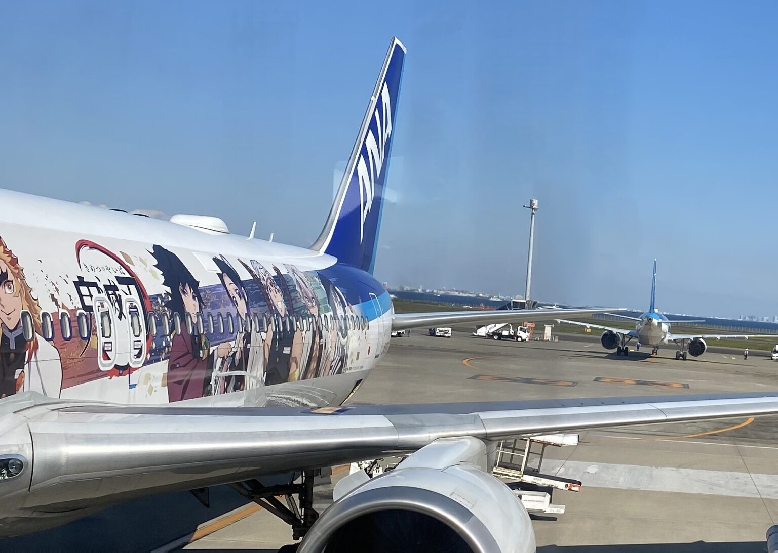 ANA【鬼滅の刃 じぇっと -弐-】で羽田→伊丹空港へ | Kicking！世界の旅へ
